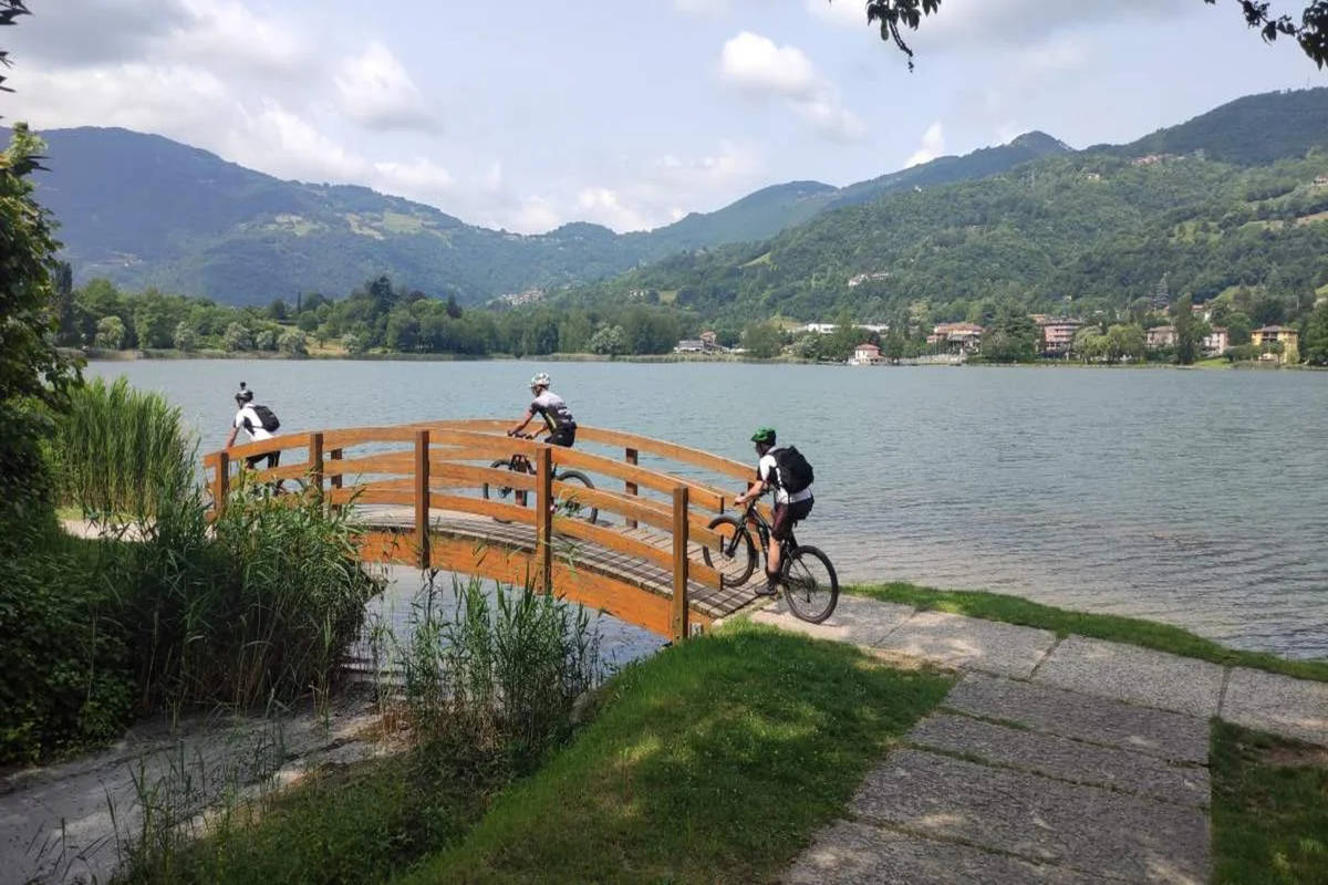 MoMi: the bike path that starts in Milan and crosses the Alps
