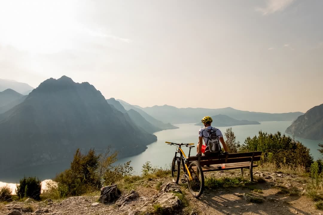 MoMi: the bike path that starts in Milan and crosses the Alps