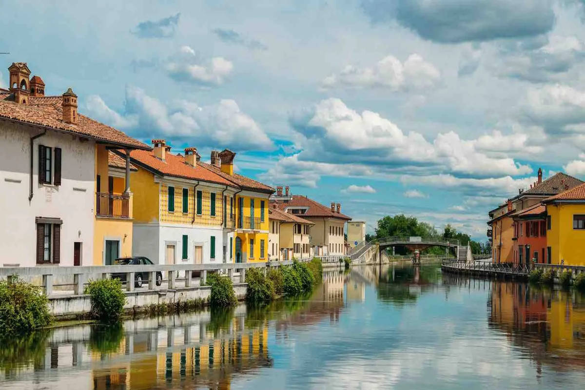Just 15 km from Milan is Lombardy's "Little Venice": it is the village ...