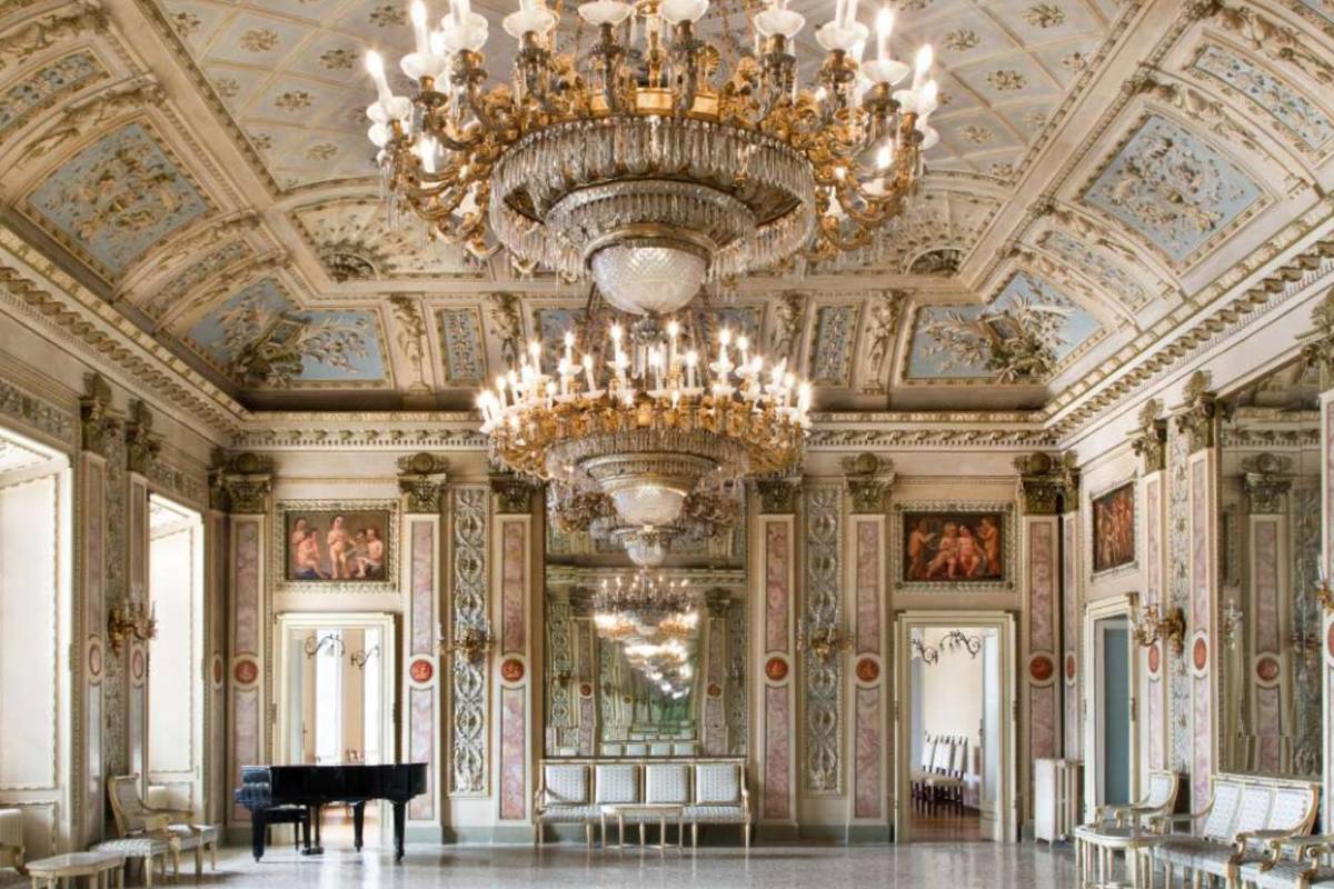 The all-white hall with candlelight with crystals less than 1h from ...