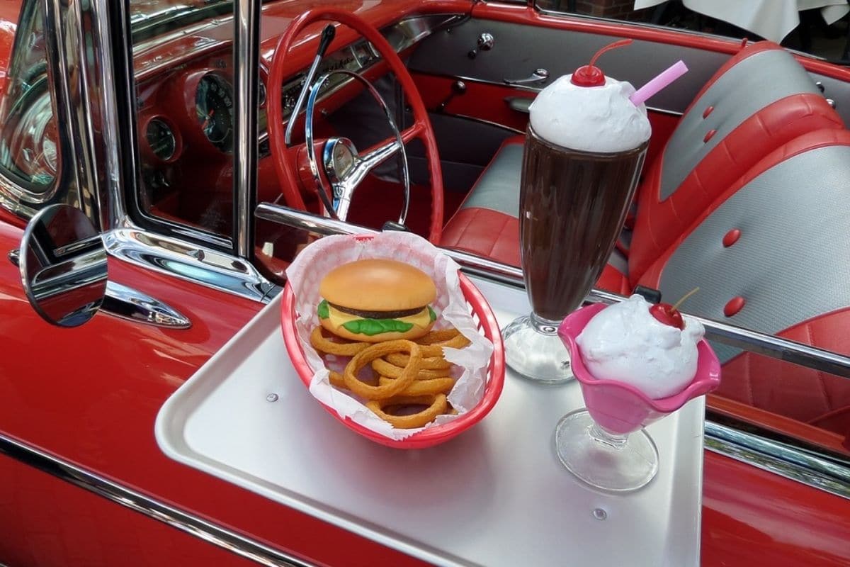 Tu cabeza en mi hombro... en el autocinema de Parque Fundidora