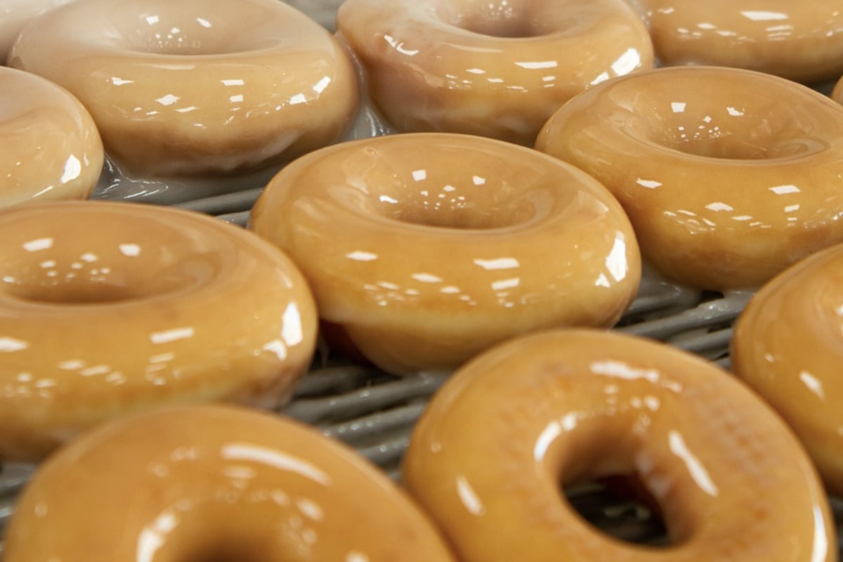 ¡Docenas de donas GRATIS en Krispy Kreme de San Pedro!