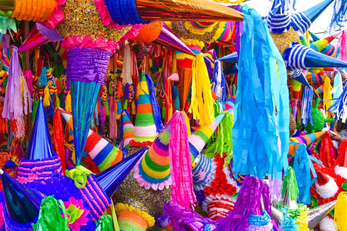 Piñatas navideñas en Monterrey: ¡checa 5 lugares para comprar!