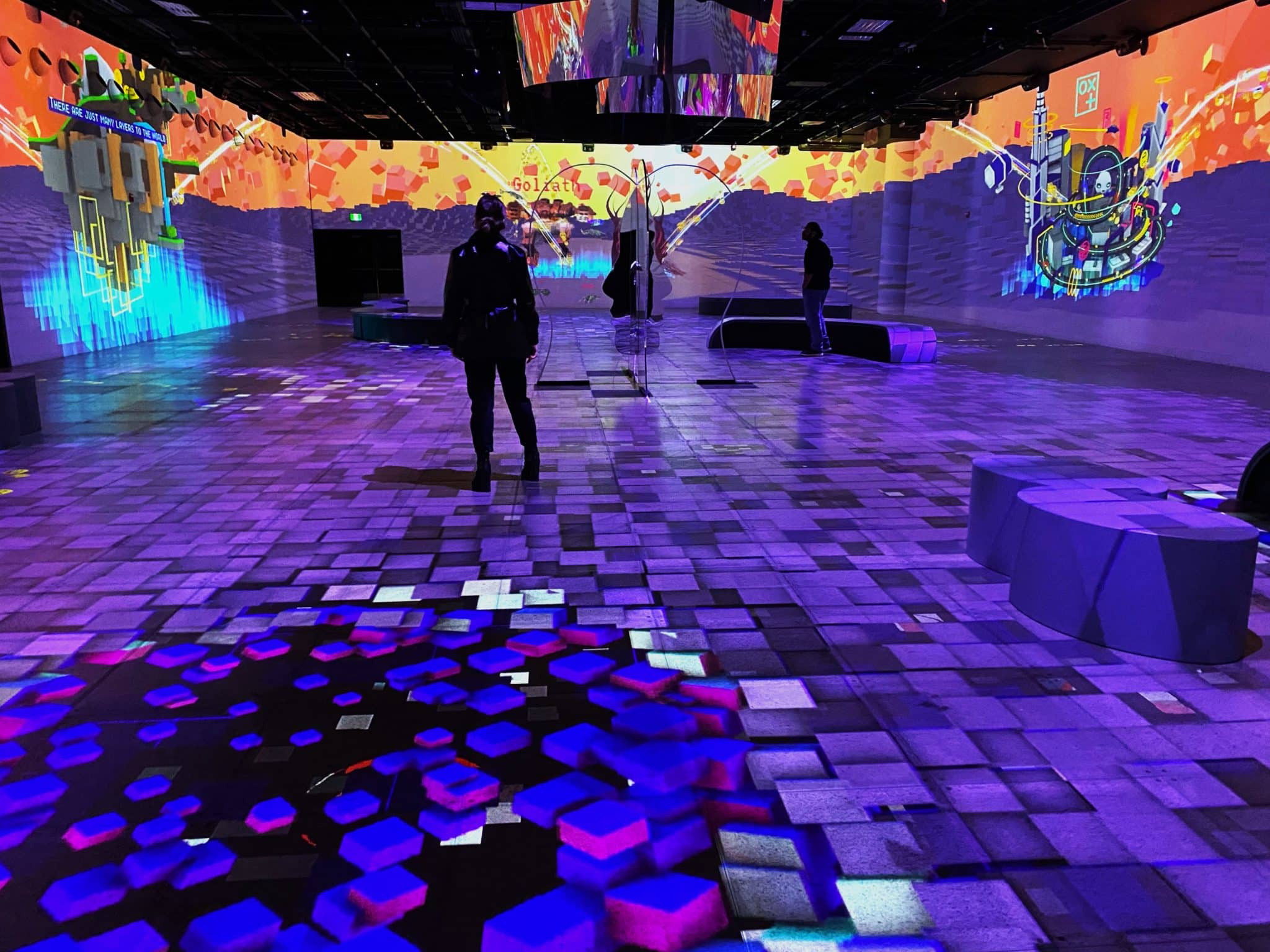 La nouvelle expo immersive OASIS : réalité virtuelle à grande échelle