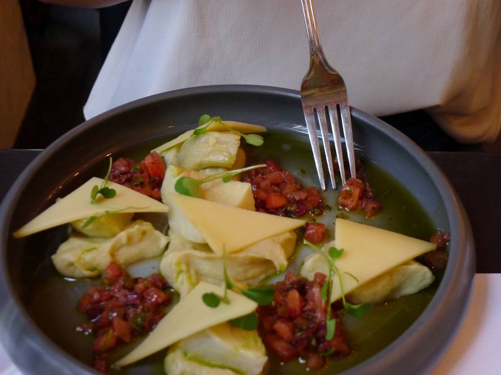 Un petit bout de Paris à Montréal - et la Brasserie 701 a un nouveau ...