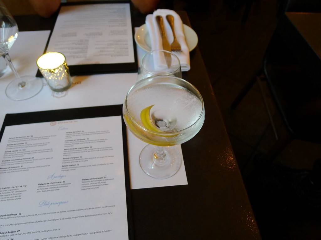 Un petit bout de Paris à Montréal - et la Brasserie 701 a un nouveau ...