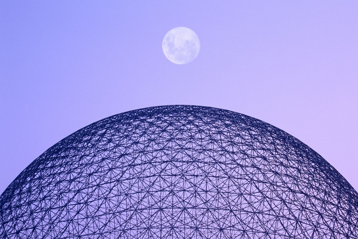 The first full moon of 2026 is on January 3 - and it's a supermoon!