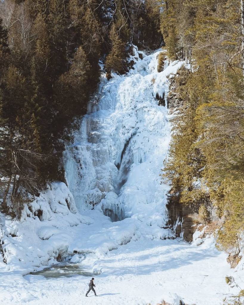 Stunning ice-covered waterfalls 3 hours from Montreal—and a hike in the ...