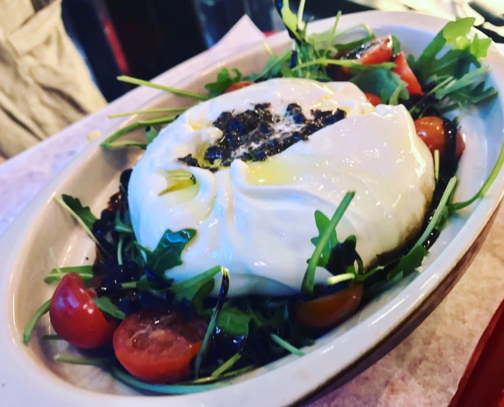 Où manger les meilleures burratas à Paris ? La crème de la crème ici