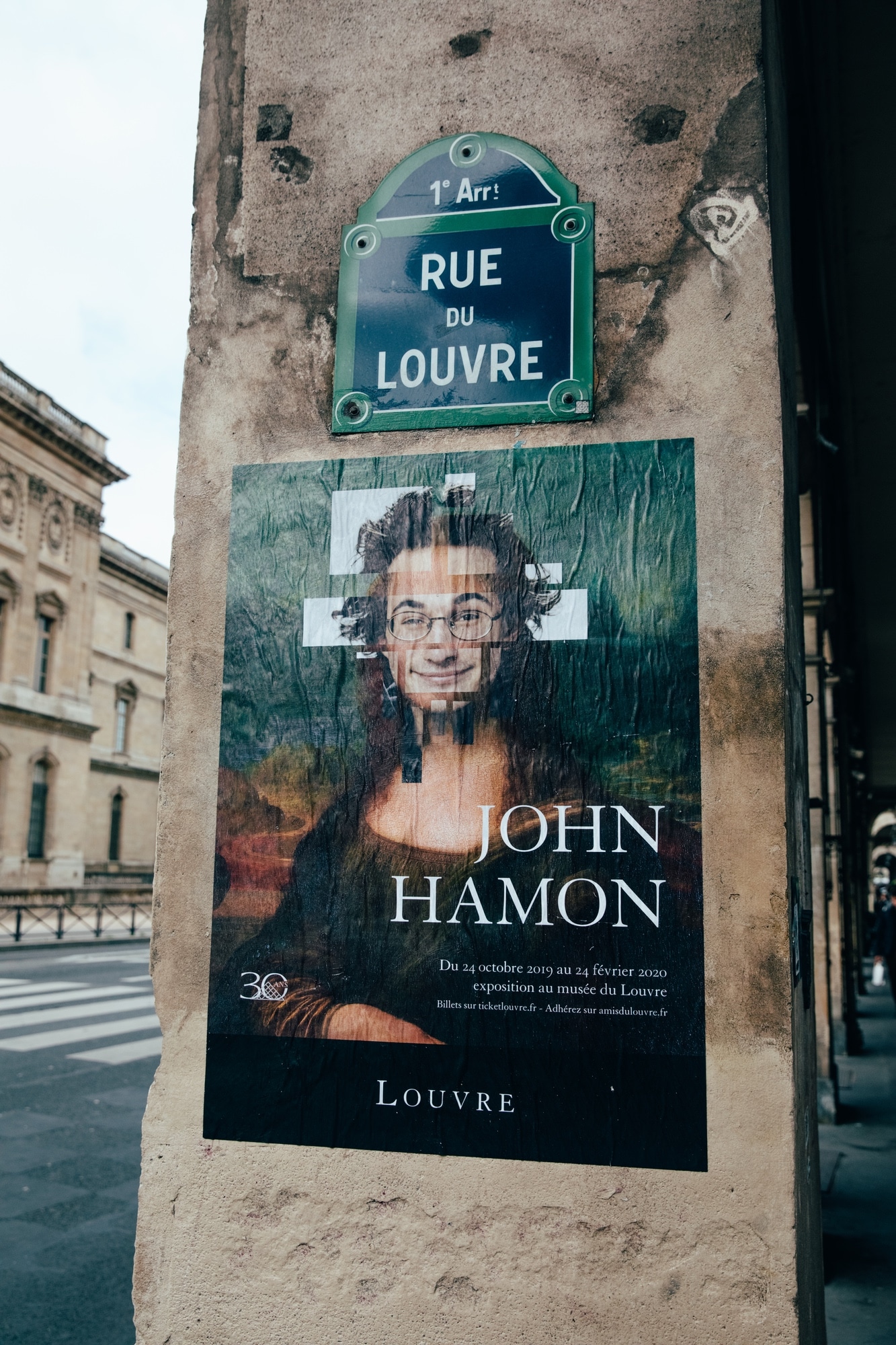 John Hamon pirate le Musée du Louvre pour sa nouvelle expo