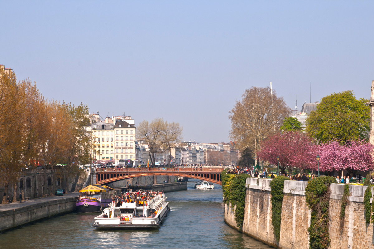 Les meilleurs restaurants péniche de Paris pour vous régaler