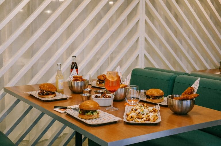 Umami : les délicieux burgers californiens arrivent à Paris ! - Paris ...