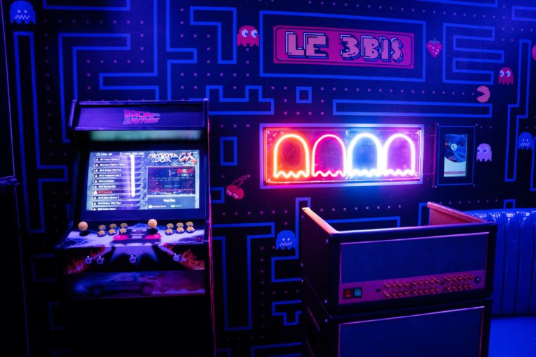 Le 3Bis : un bar à jeux immersif et géant à Bercy Village ! - Paris Secret