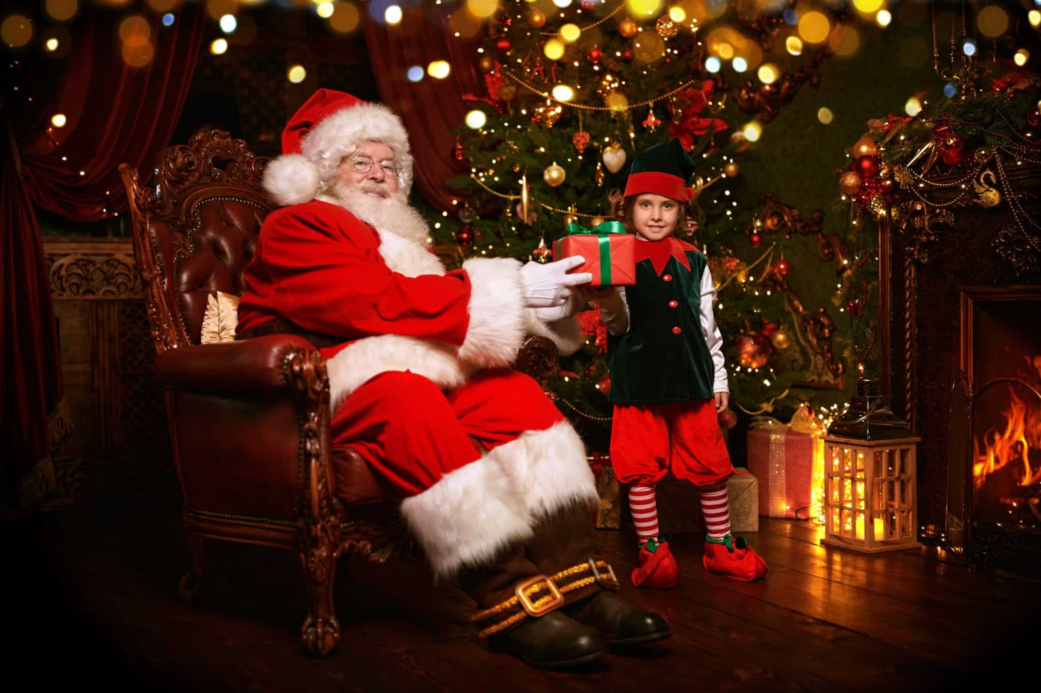 Where to meet Santa Claus in Paris with the kids?