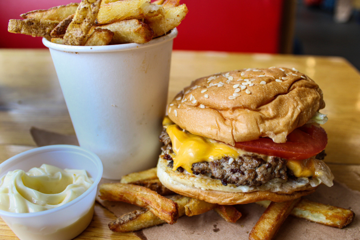 Where to eat the best burgers in Paris? Our ultimate guide
