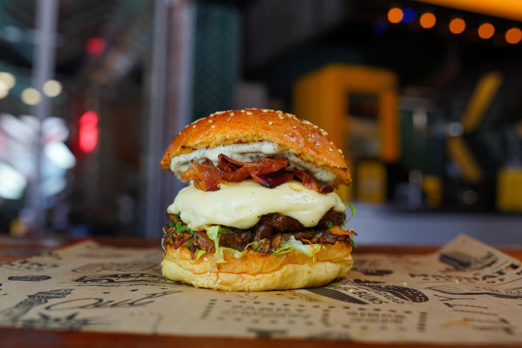 Where to eat the best burgers in Paris? Our ultimate guide