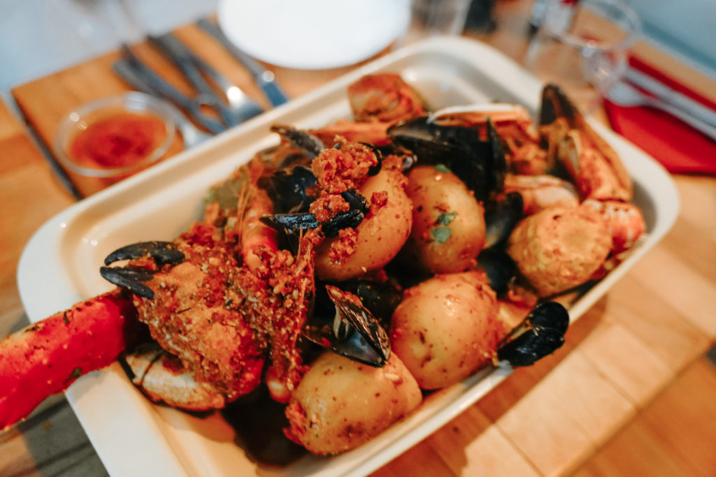 Le seul temple parisien de la cuisine cajun se trouve dans le 9e ...