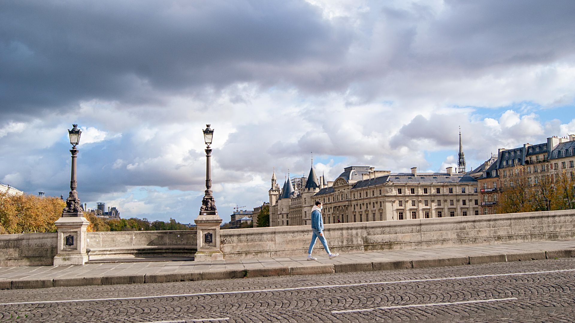 4 activités enchantées à faire en solitaire à Paris - Paris Secret