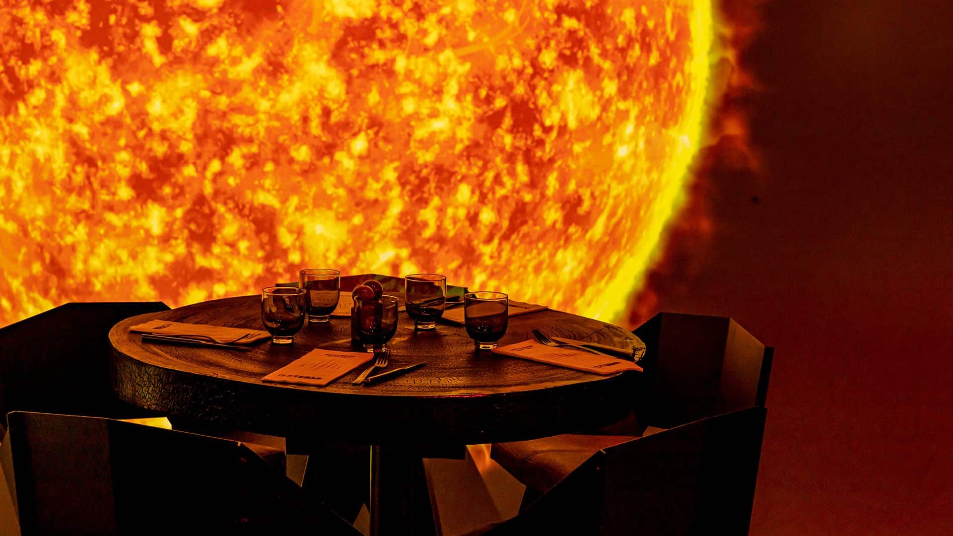 Stellar : à Paris ce restaurant immersif vous emmène dans l'Espace