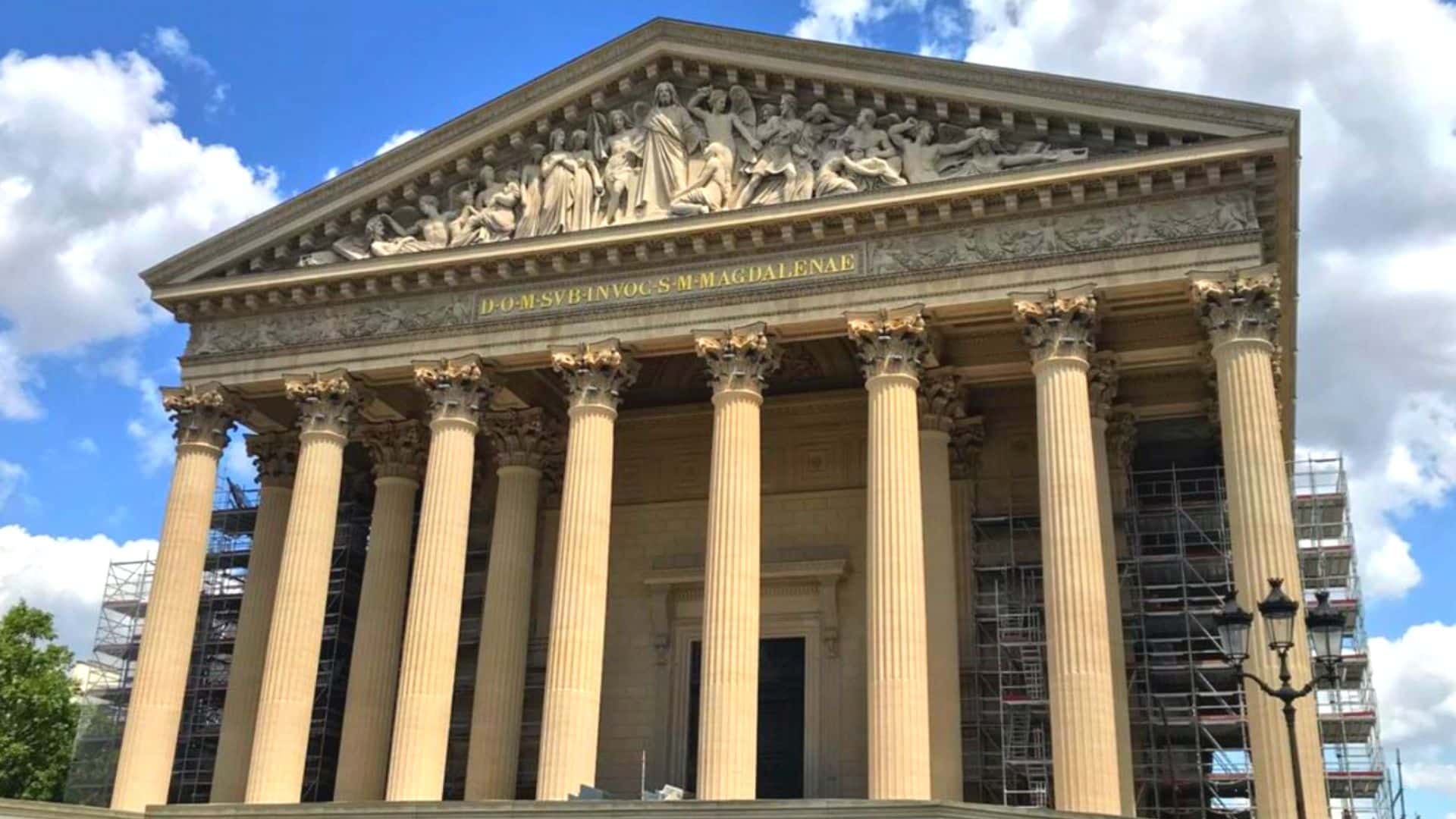 La façade de la Madeleine de nouveau visible après deux ans de travaux ...