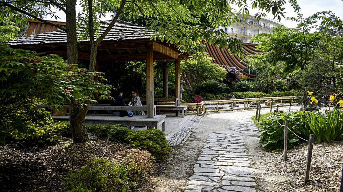 These Japanese gardens hidden around Paris will transport you to the ...