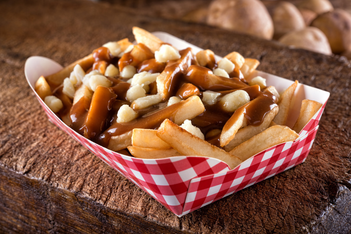 Où manger une poutine à Paris ? Les meilleures adresses.