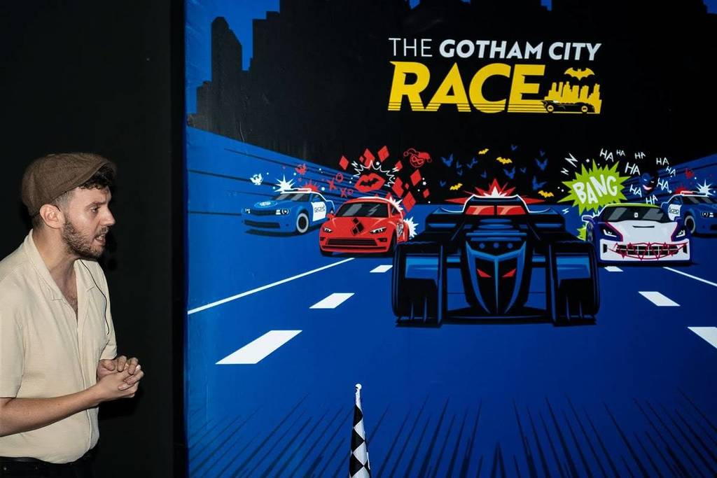 Gotham City Race: The Remote Control Batmobile Race