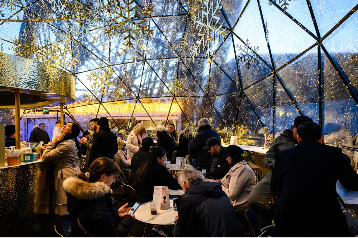 Discover the Eiffel Tower's sublime winter terrace for Christmas
