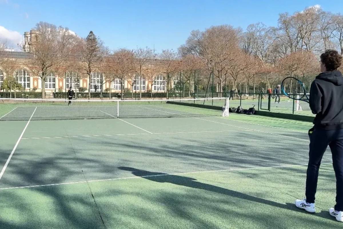 Discover the best tennis clubs in Paris to practice at