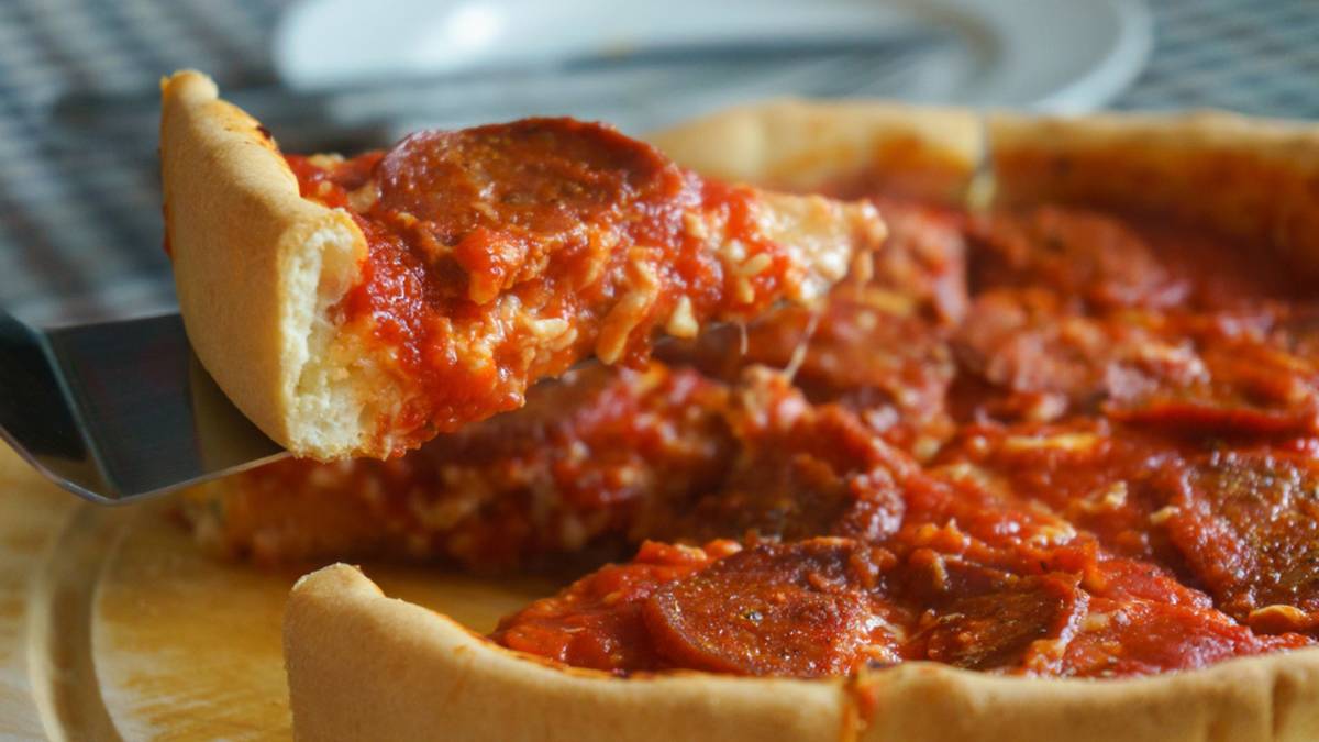 Diese Pariser Adresse bietet nun die Deep Dish Pizza an