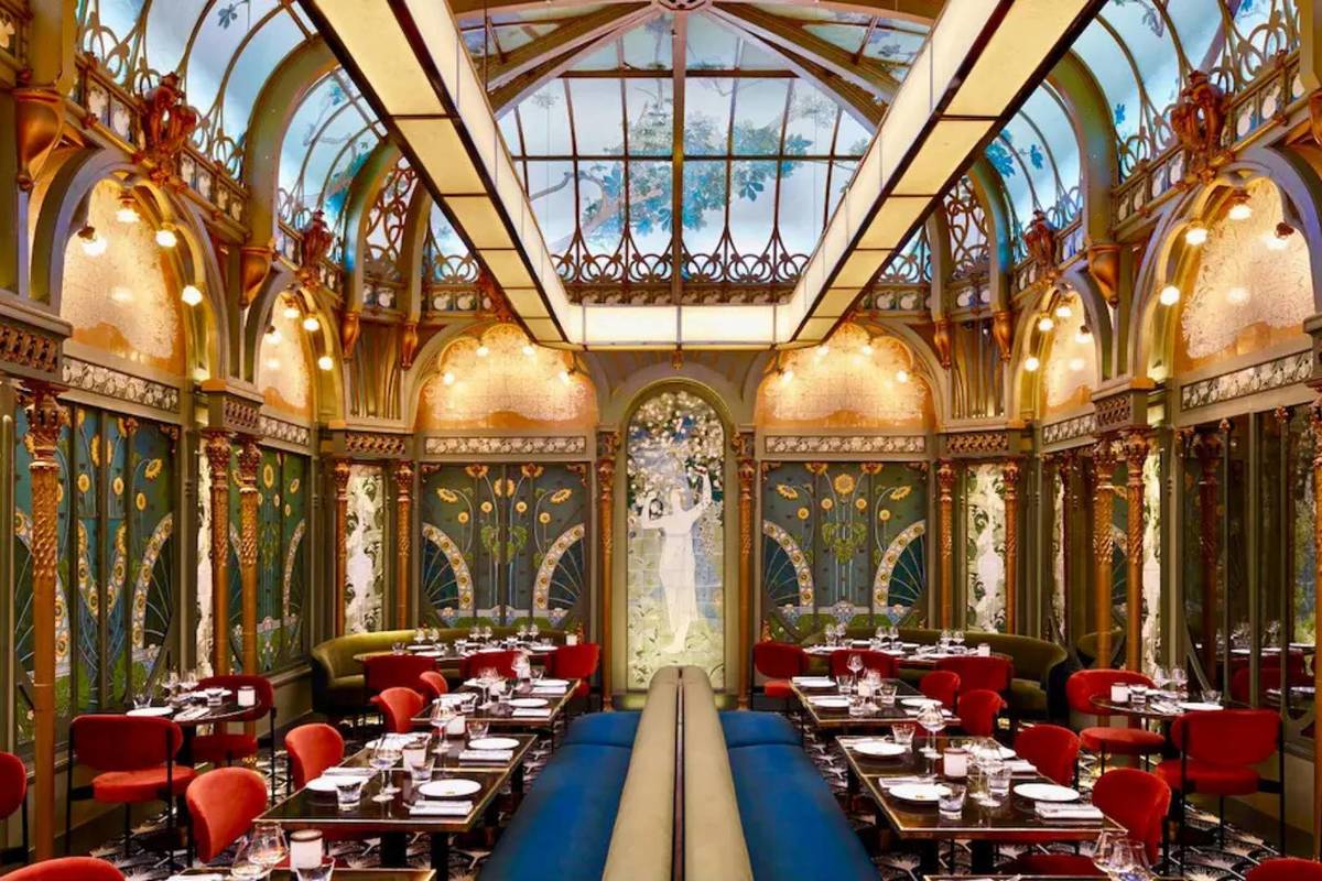 This Art Deco restaurant hides the best meat restaurant in Paris