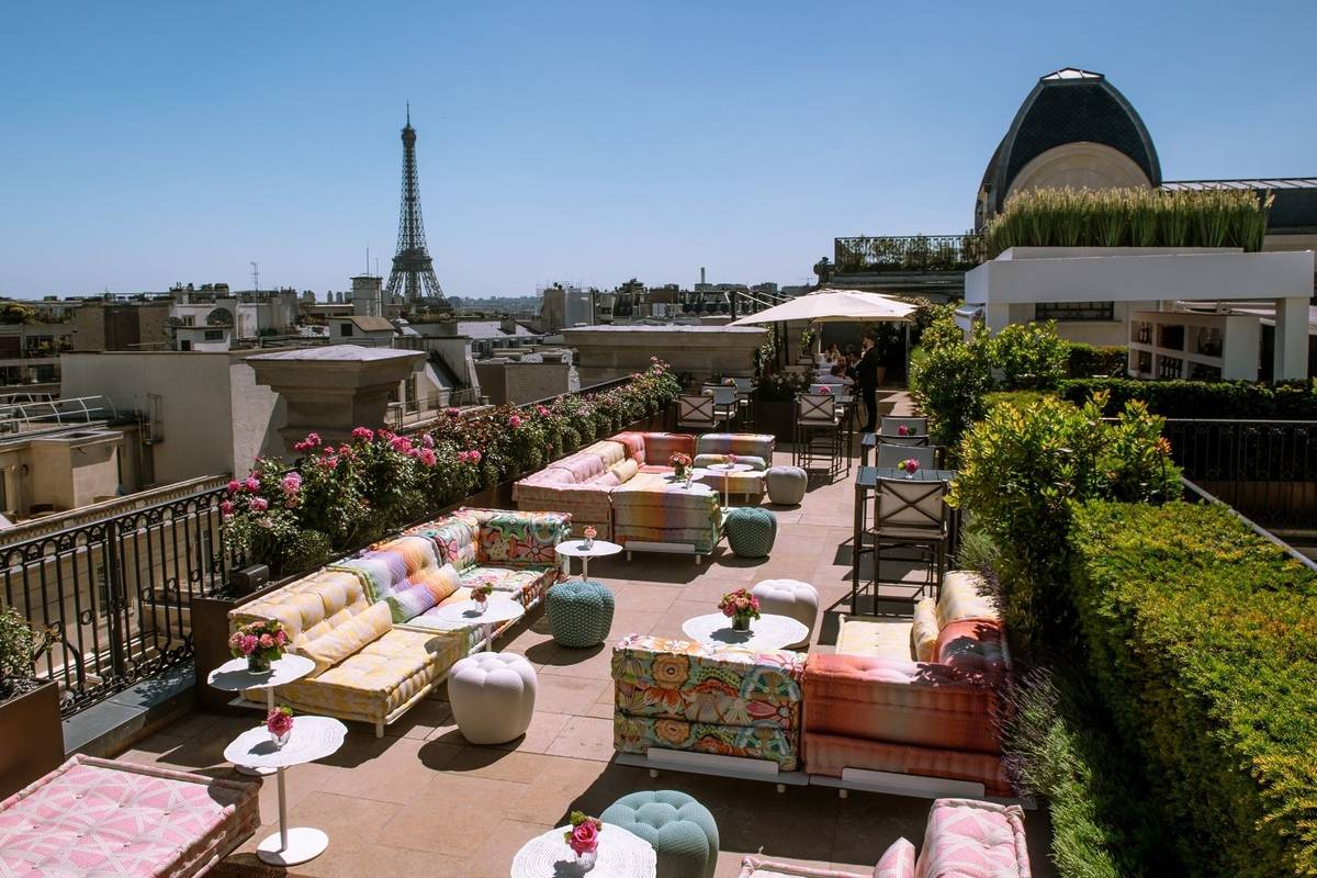 Here's the most beautiful Rooftop to admire the golden hour in Paris!