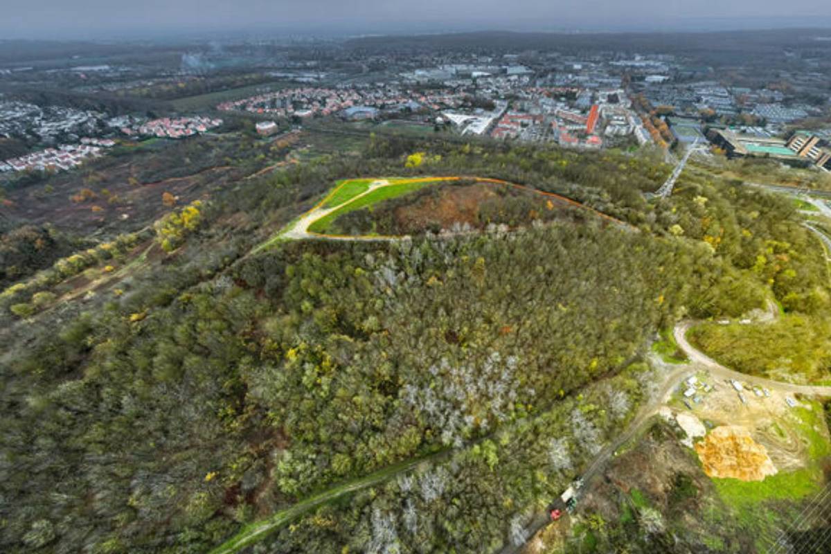 “Presque aussi haut que la Tour Eiffel” : ce sommet à 1 h de Paris est ...