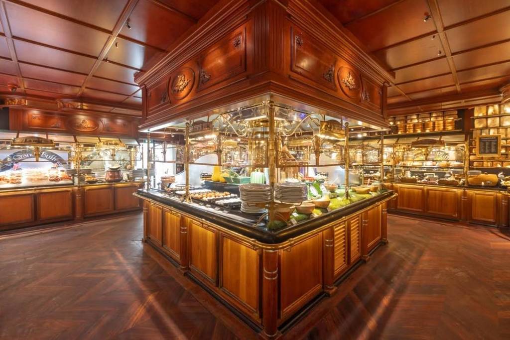 Das größte All-you-can-eat-Buffet der Welt ist mit dem Zug von Paris ...