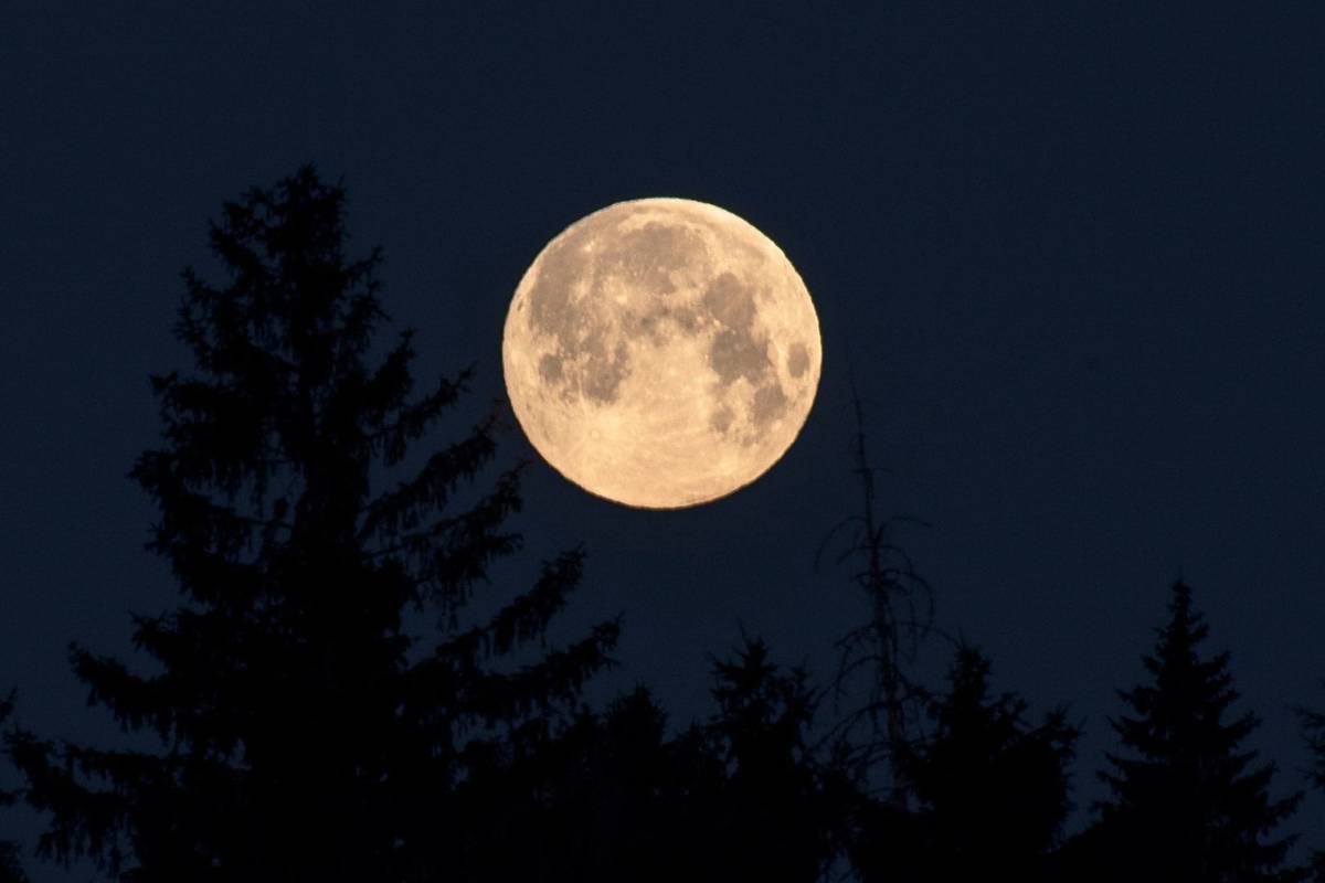 The Full Sturgeon Moon will set the sky ablaze in August