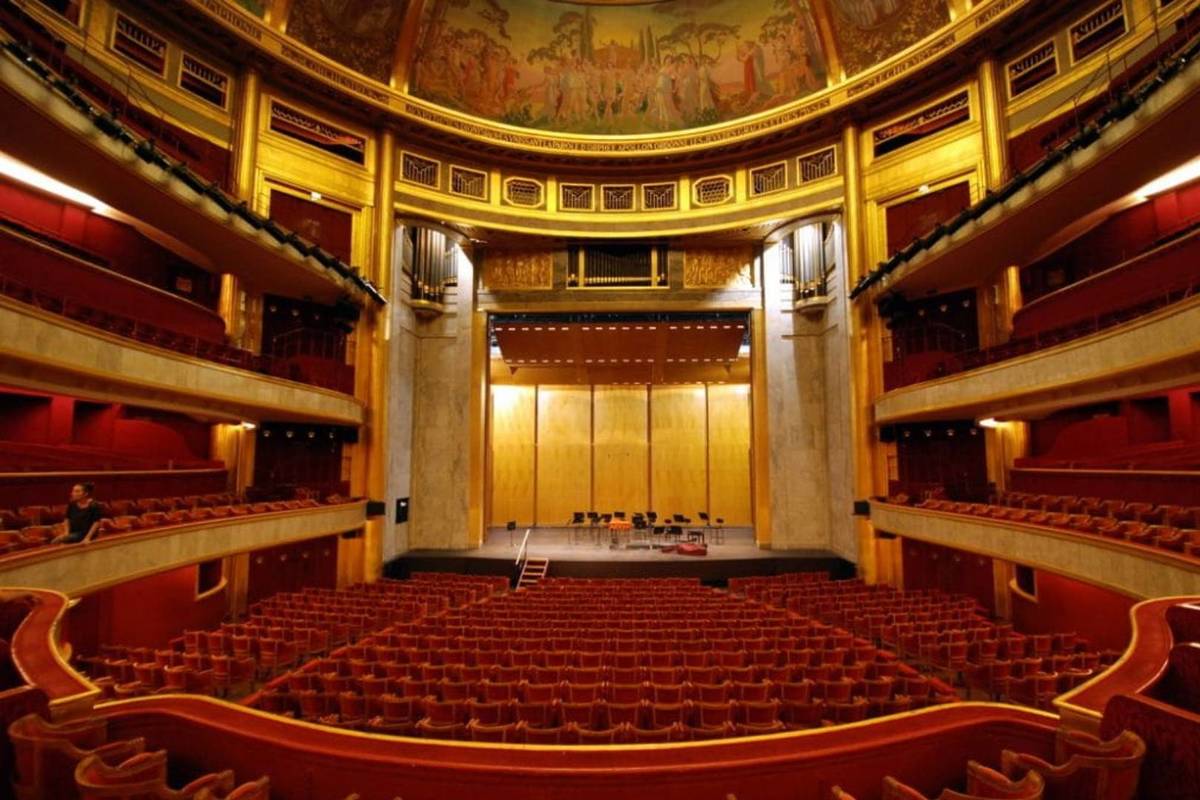 This Art Deco theater in Paris is over 100 years old and soon to reopen