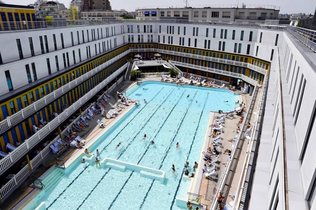 This pool is one of Paris's most beautiful Art Deco symbols