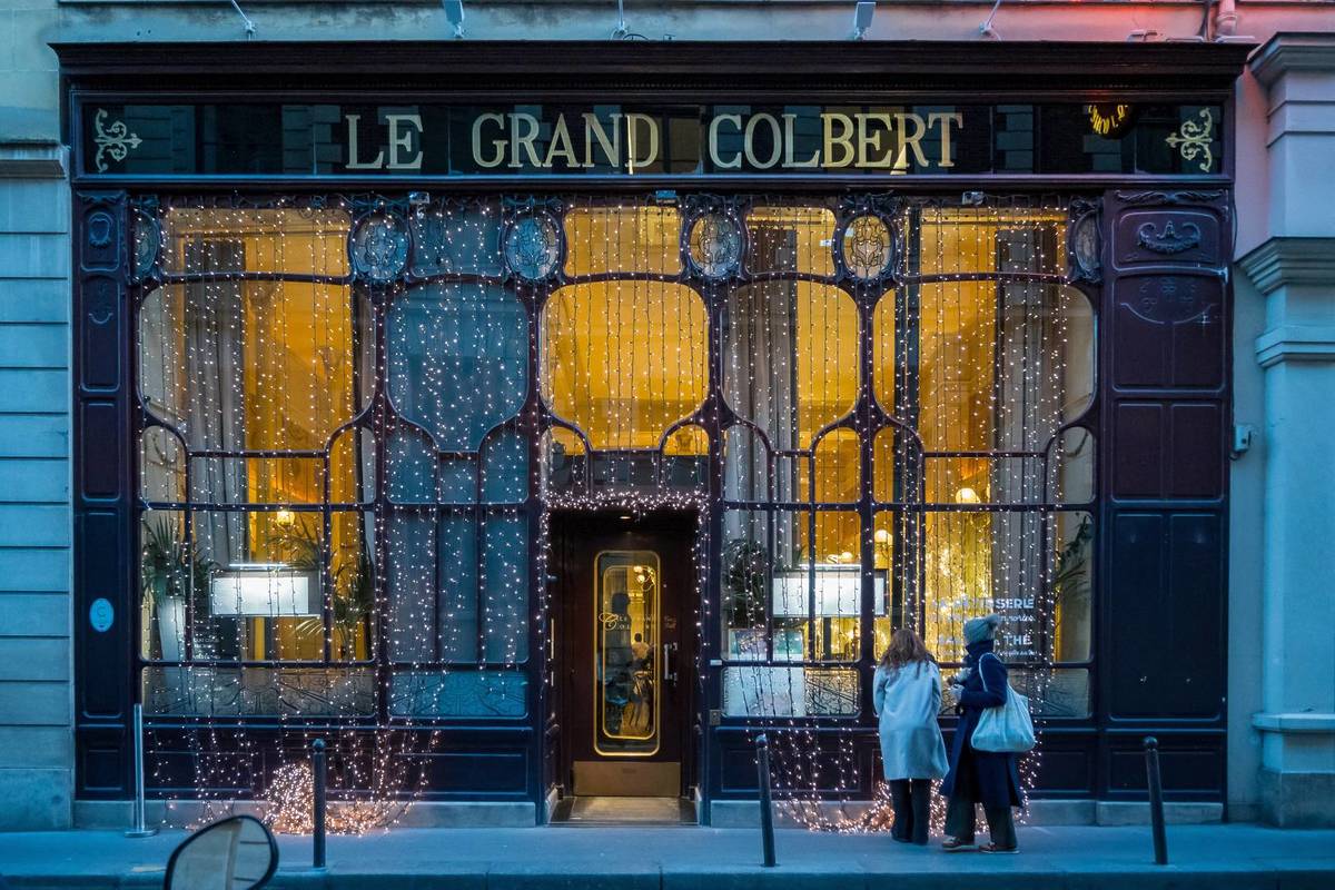 Diese unter Denkmalschutz stehende Brasserie mit ihrem Belle-Epoque ...