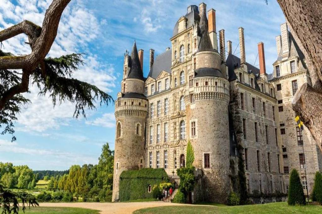 Château de Brissac: visit France's highest castle