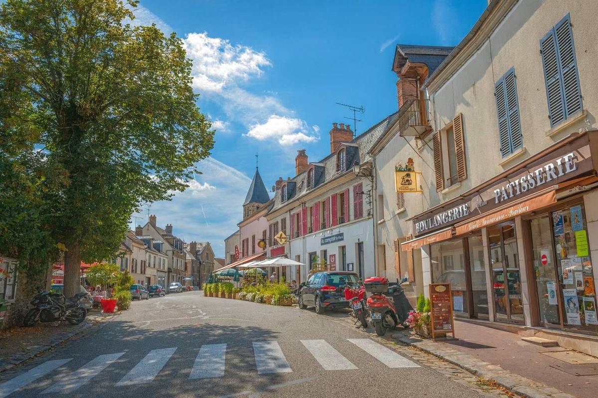 À une heure de Paris, ce village plein de charme de la Vallée de Chevreuse abrite un magnifique ...