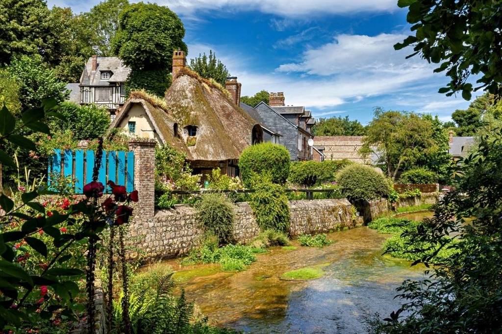 Op slechts 2 uur van Parijs ligt dit charmante dorpje met 500 inwoners ...