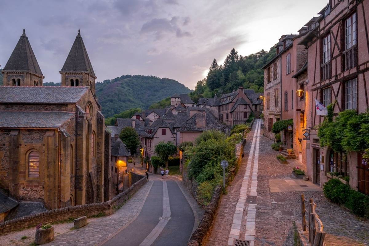 Cette route spectaculaire traverse dix des plus beaux villages de France