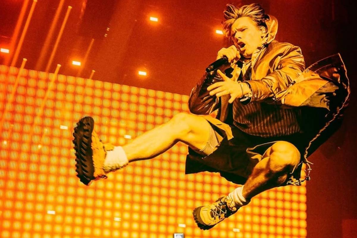 Orelsan announces ten consecutive concerts in Paris in 2026, and ...