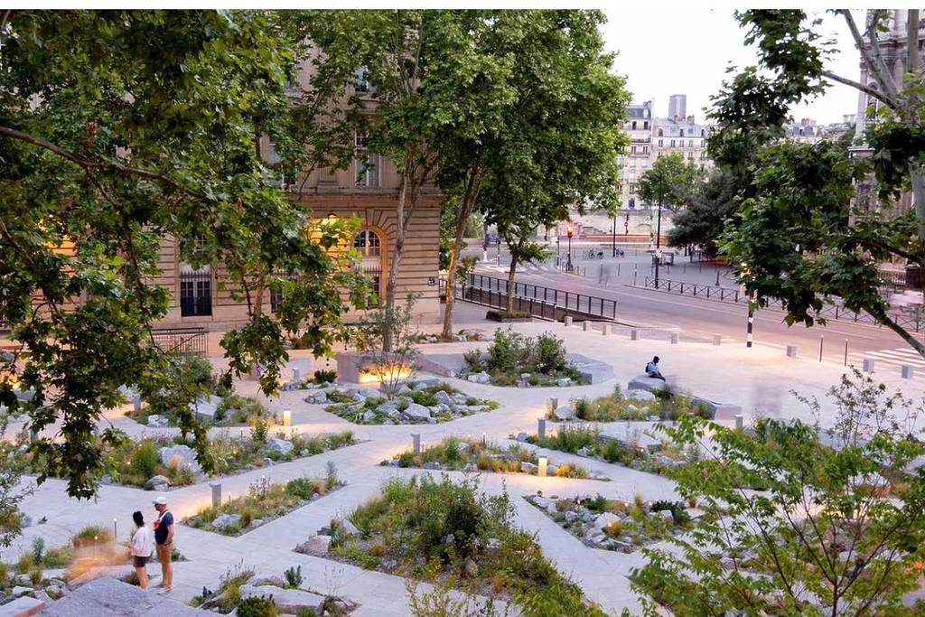 Ten years after the November 13 attacks, Paris remembers... Ceremonies ...