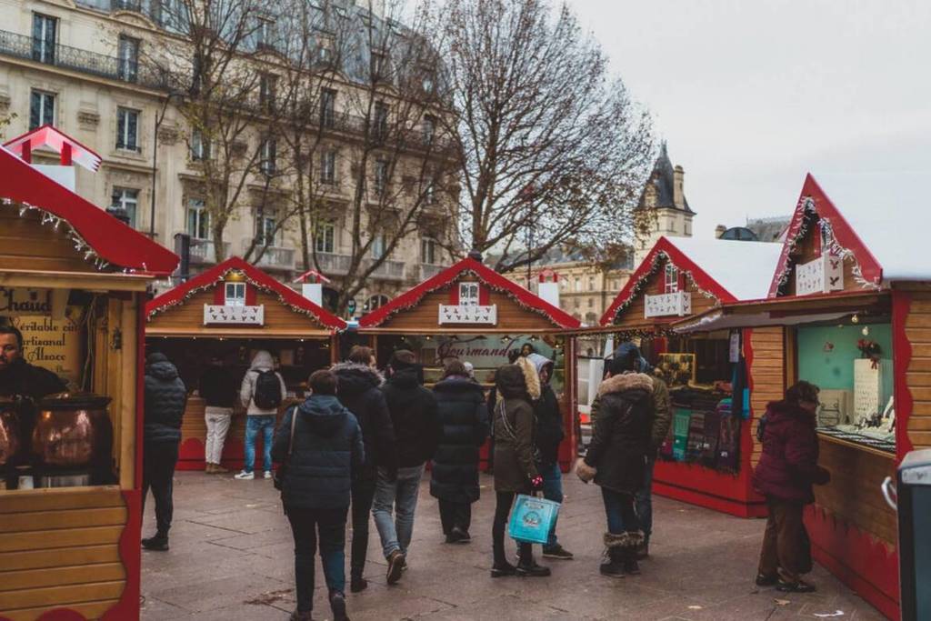 Forgotten by Parisians, this Christmas market is over 150 years old ...