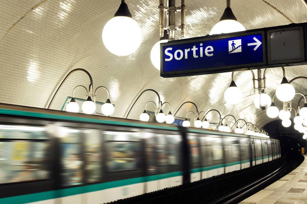 É oficial: o passe Navigo vai aumentar 2 euros a partir de 1 de janeiro ...