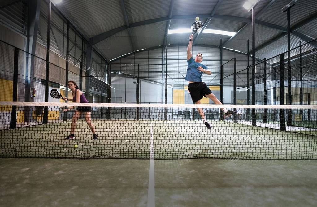 This national amateur padel tournament is coming to Paris and everyone ...