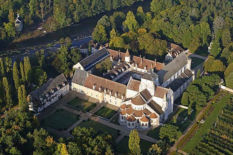 Esta abadía de arquitectura románica fue construida hace casi 1000 años.