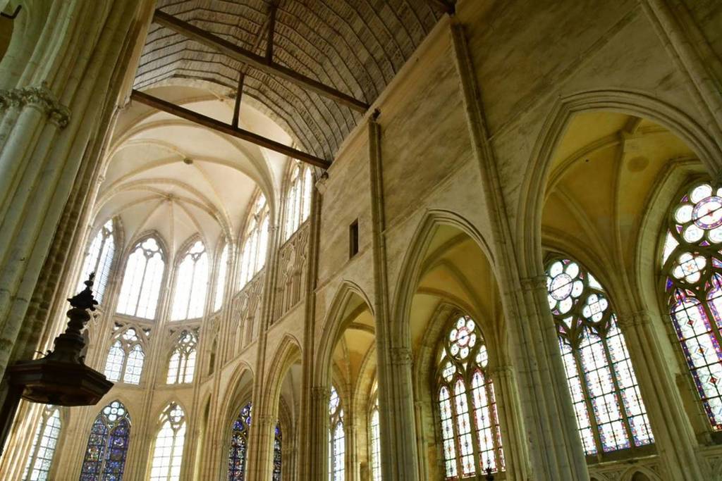 This village of less than 400 inhabitants hides a monumental church ...
