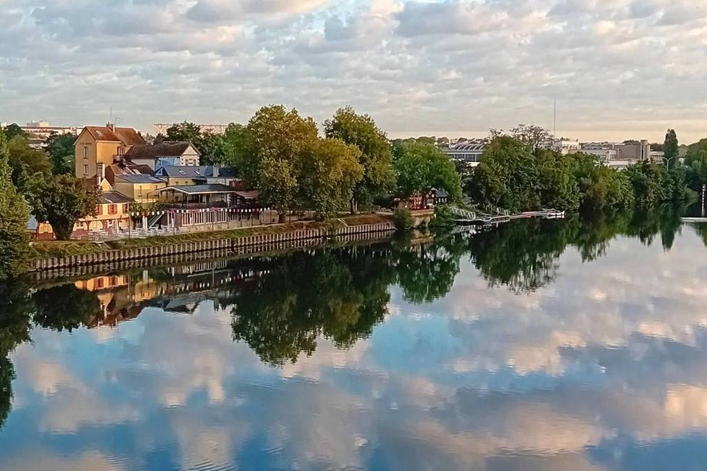 This path along the Seine, 30 minutes from the capital, inspired the ...